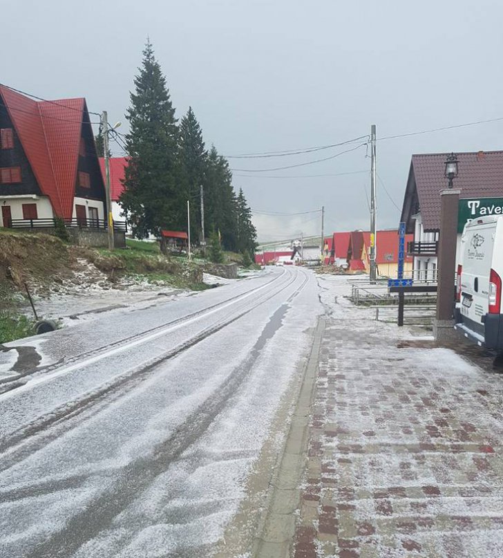 Ninge în România! Imagini incredibile cu ninsoarea din mai! | Stiri la ...